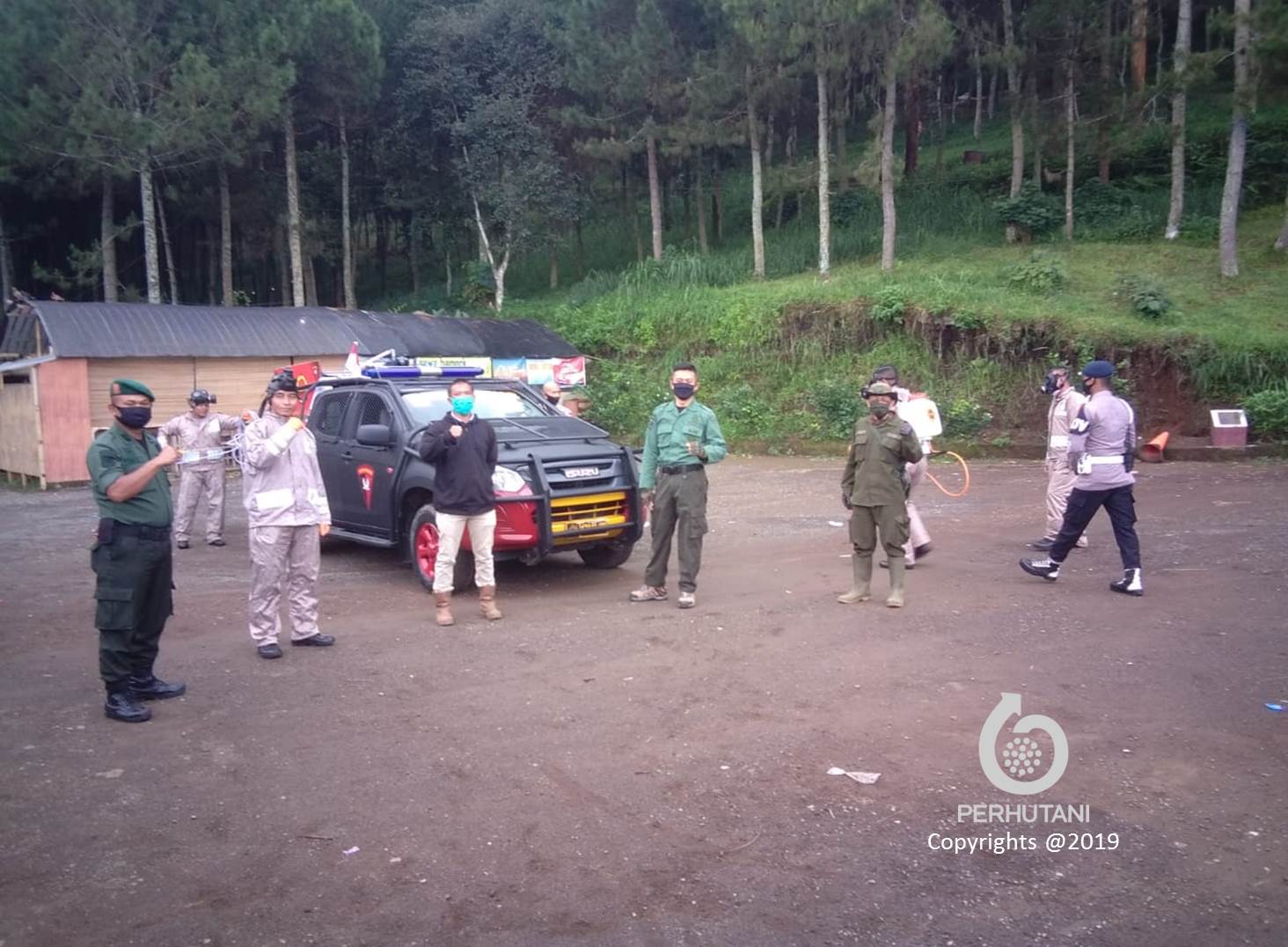 Perhutani Perhutani Gandeng Brimob Disinfeksi Wana Wisata dan Pemukiman ... Perhutani Perhutani Gandeng Brimob Disinfeksi Wana Wisata dan Pemukiman ...