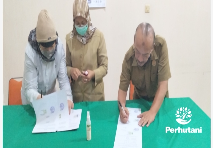 Perhutani Perhutani Bersama LMDH dan PT Garut Wisata Mandiri Jalin ... Perhutani Perhutani Bersama LMDH dan PT Garut Wisata Mandiri Jalin ...