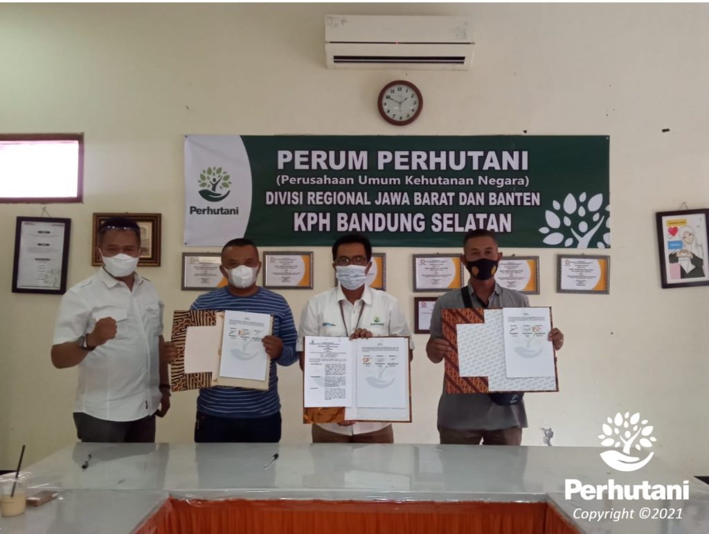 Perhutani Perhutani Tandatangani Perpanjangan PKS Dengan Mitra Kerja ... Perhutani Perhutani Tandatangani Perpanjangan PKS Dengan Mitra Kerja ...