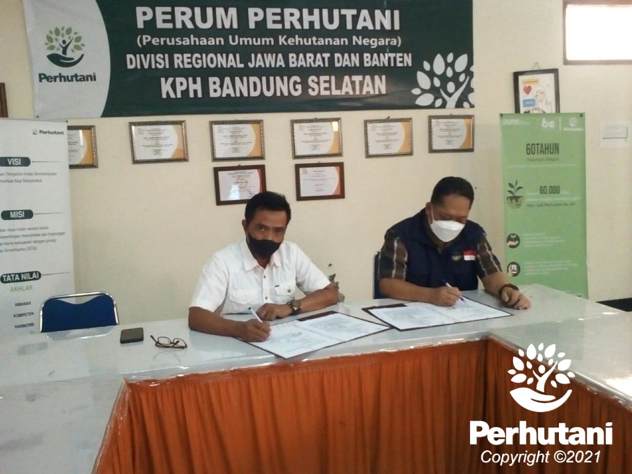 Perhutani Perhutani Bandung Selatan Bersama SMKN 1 Pasirkuda Cianjur ... Perhutani Perhutani Bandung Selatan Bersama SMKN 1 Pasirkuda Cianjur ...