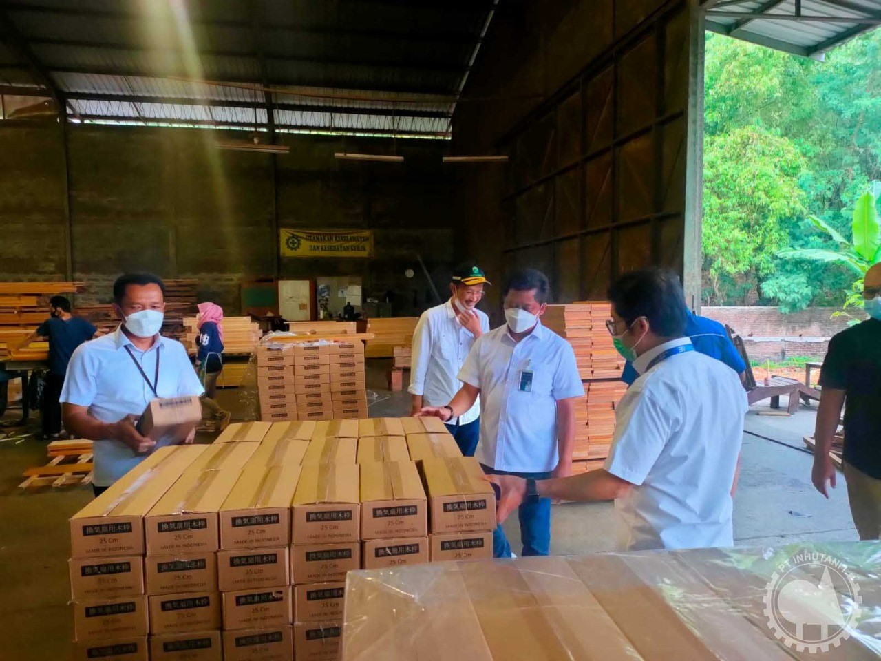 Perhutani Dirut Perhutani Kunjungi Industri Kayu Inhutani I Di Gresik