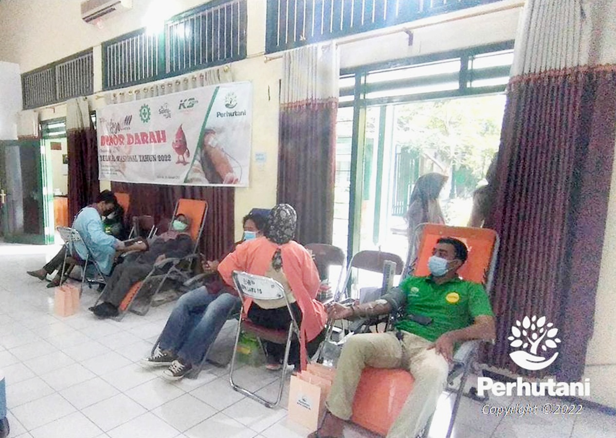 Perhutani Karyawan Perhutani Ikuti Aksi Donor Darah Di Madiun