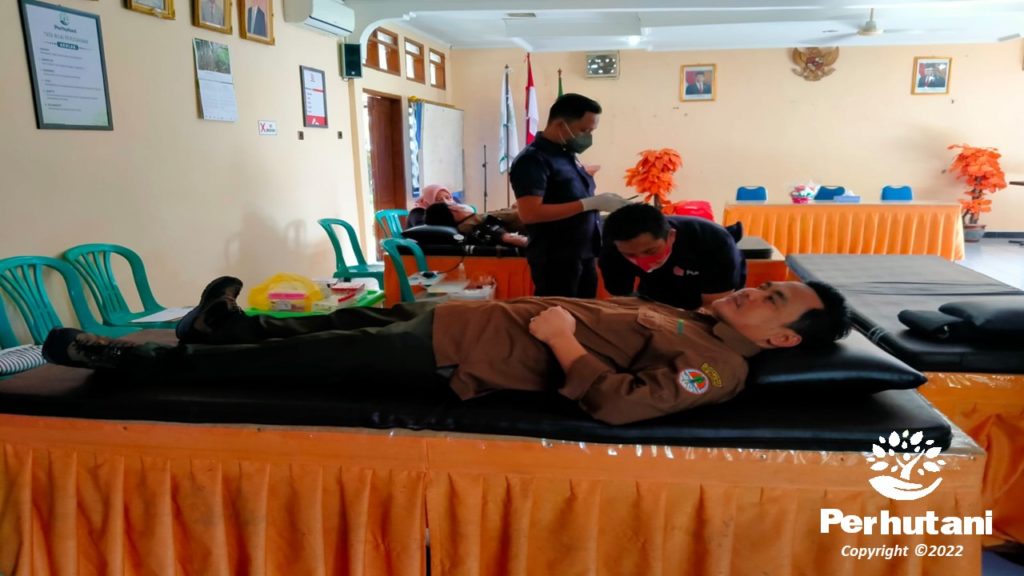 Perhutani Perhutani Kuningan Rutin Adakan Donor Darah Bagi Karyawan