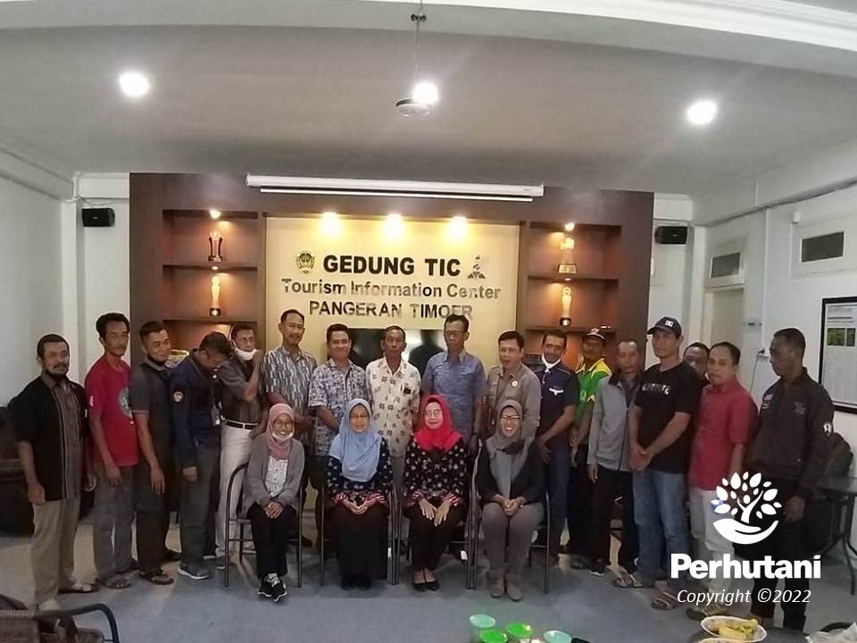 Perhutani Perhutani Bersama Dinas Koperasi Madiun Dan Tpm Lakukan