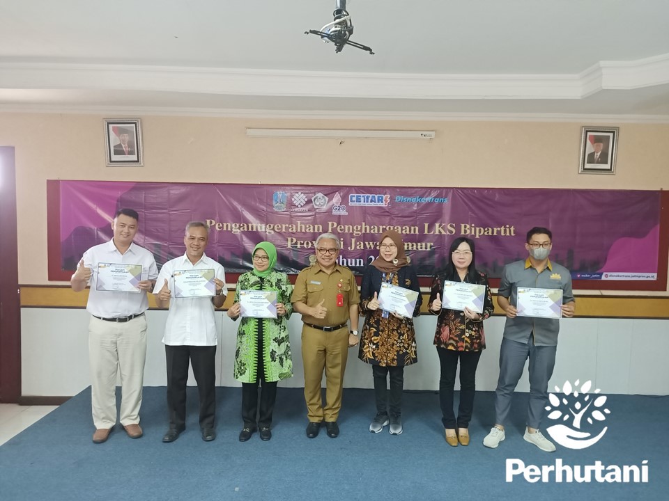 Perhutani Perhutani Jatirogo Terima Penghargaan LKS Bipartit Tingkat ... Perhutani Perhutani Jatirogo Terima Penghargaan LKS Bipartit Tingkat ...