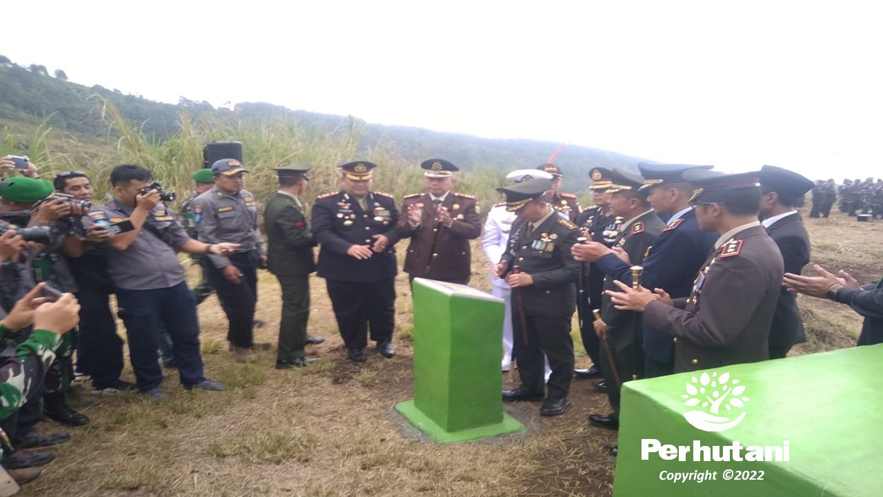 Perhutani Perhutani Hadiri Upacara Peringatan HUT TNI Ke 77 di Kuningan Perhutani Perhutani Hadiri Upacara Peringatan HUT TNI Ke 77 di Kuningan