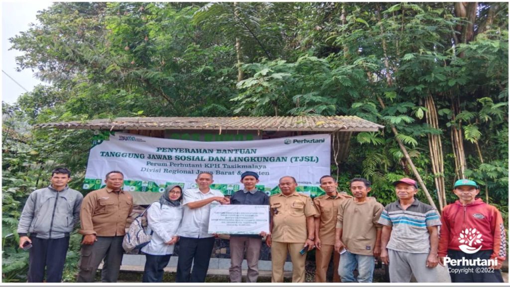 Perhutani Perhutani Berikan Bantuan Progam TJSL Untuk Pembangunan Jalan Di Sukaratu Tasikmalaya