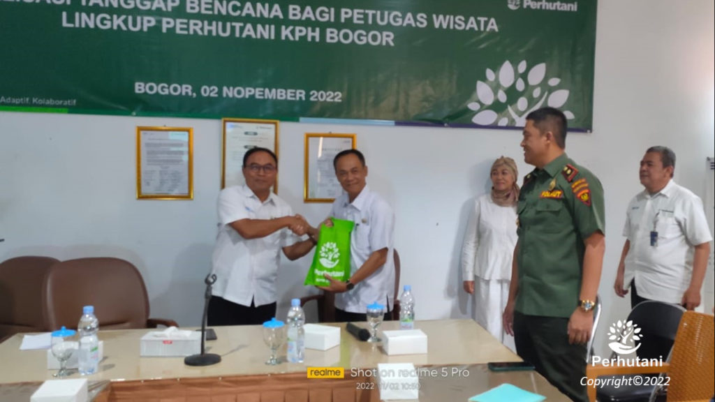 Perhutani Sosialisasi Tanggap Bencana Alam Bagi Petugas Wisata Perhutani Bogor