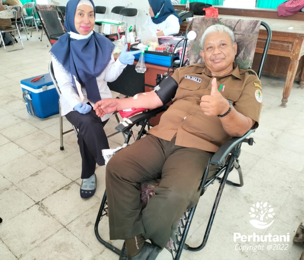 Perhutani Perhutani Bersama PMI Gelar Aksi Donor Darah di Pamekasan