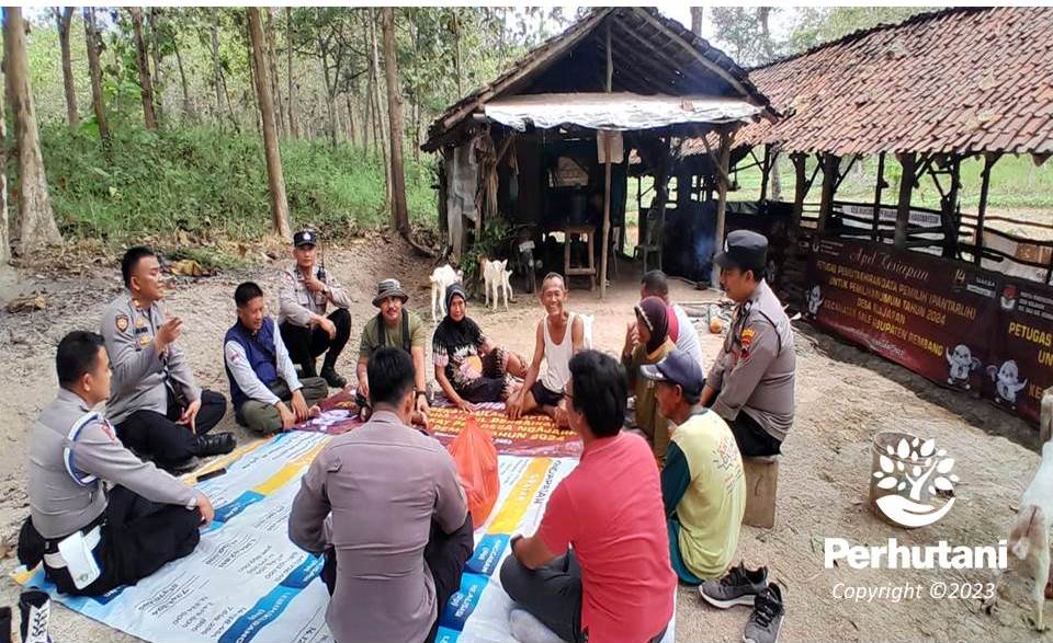 Perhutani Sinergitas Perhutani dan Polri Jalin Koordinasi dengan ... Perhutani Sinergitas Perhutani dan Polri Jalin Koordinasi dengan ...