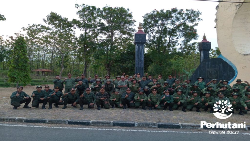 Perhutani Antisipasi Gukamhut dan Karhutla, Perhutani dan Polri Patroli ... Perhutani Antisipasi Gukamhut dan Karhutla, Perhutani dan Polri Patroli ...
