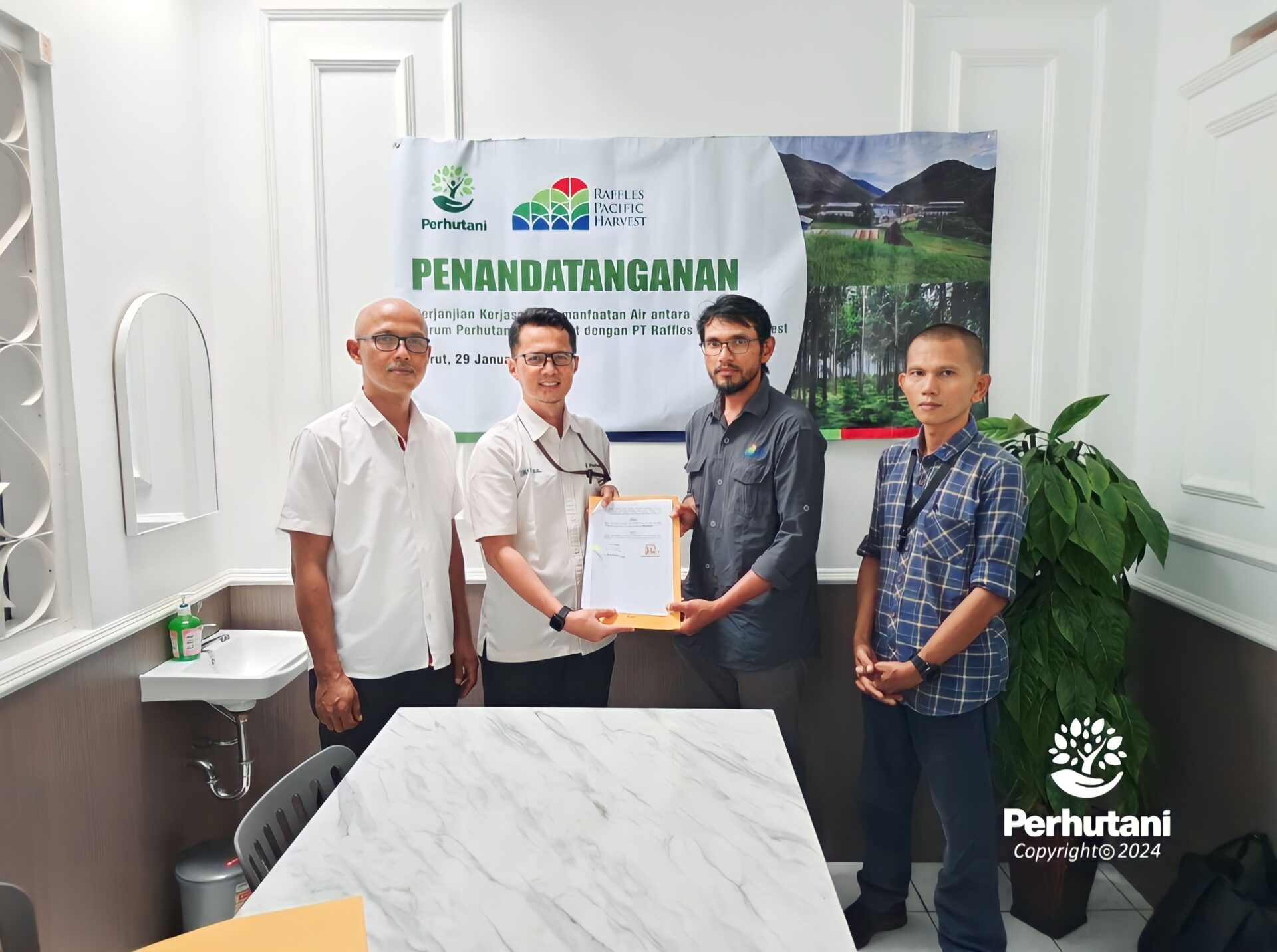 Perhutani Perhutani bersama PT Raffles Pacific Harvest Teken PKS ...