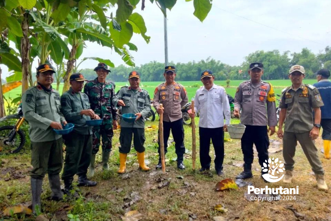 Perhutani Dukung Program Ketahanan Pangan, Perhutani bersama TNI dan Forkopimcam Bangilan Adakan ...