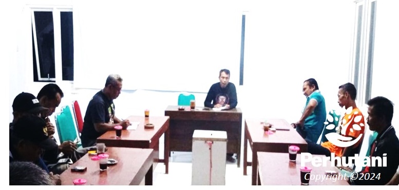 Perhutani Perkuat Sinergitas, Perhutani Adakan Komunikasi Sosial dengan ... Perhutani Perkuat Sinergitas, Perhutani Adakan Komunikasi Sosial dengan ...