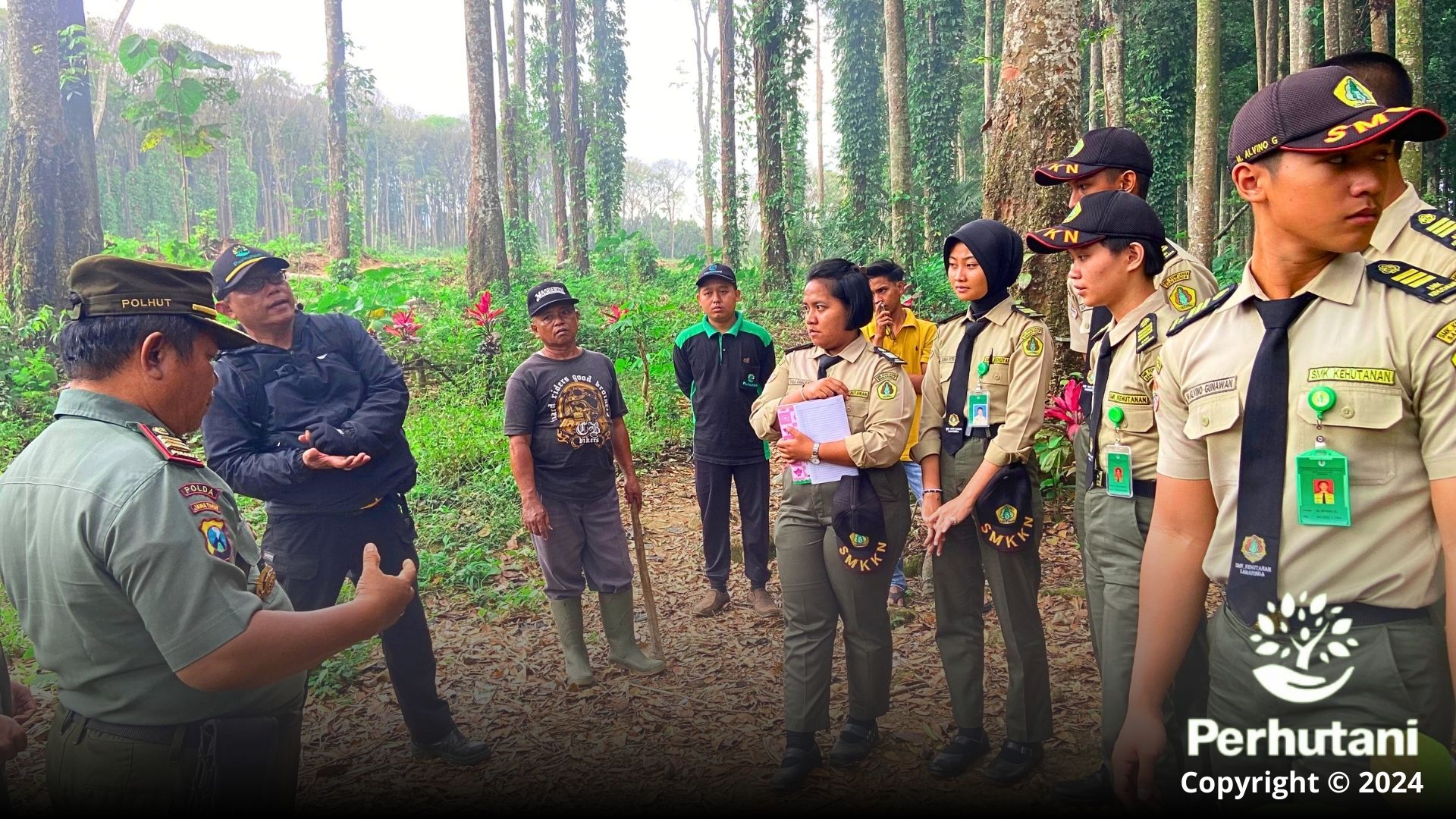 Perhutani Perhutani KPH Banyuwangi Barat Gelar Patroli Hutan Bersama Siswa SMKKN Samarinda dan ...