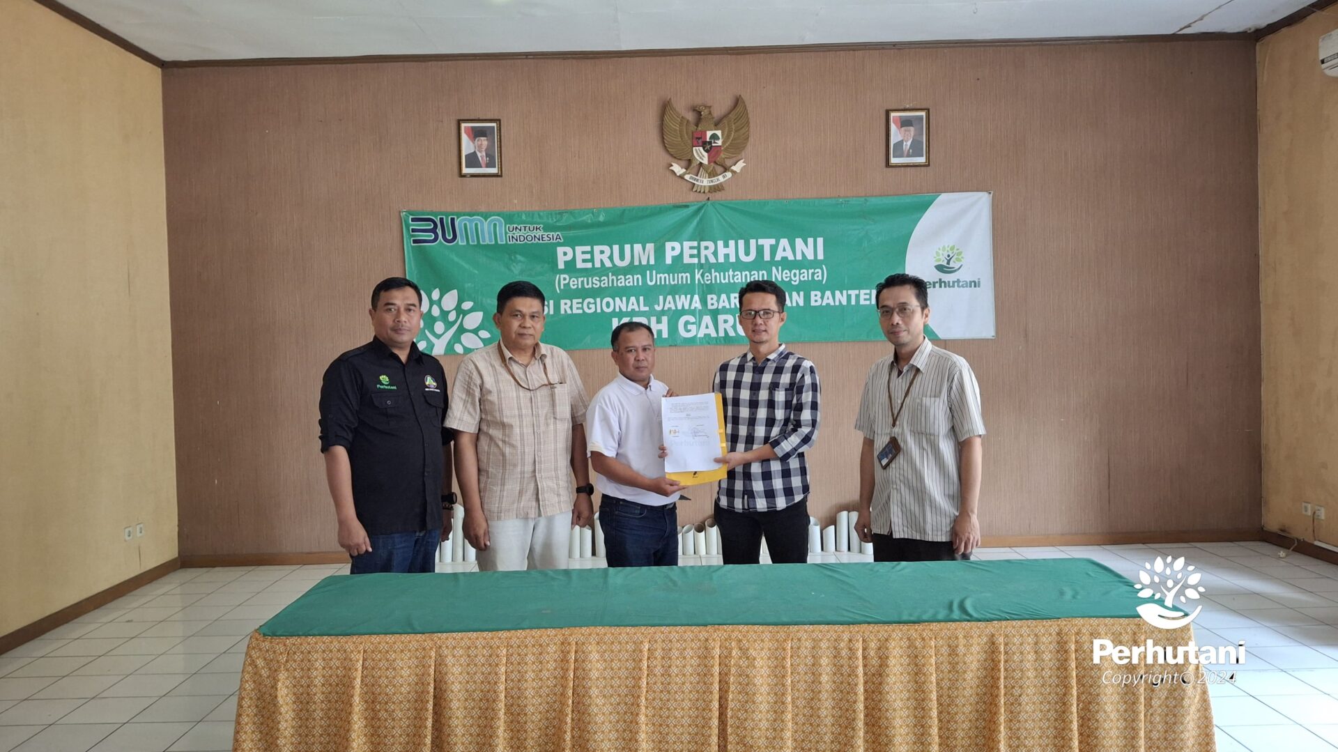 Perhutani Perhutani Teken Perpanjangan PKS Wisata Curug Cihanjawar di ...