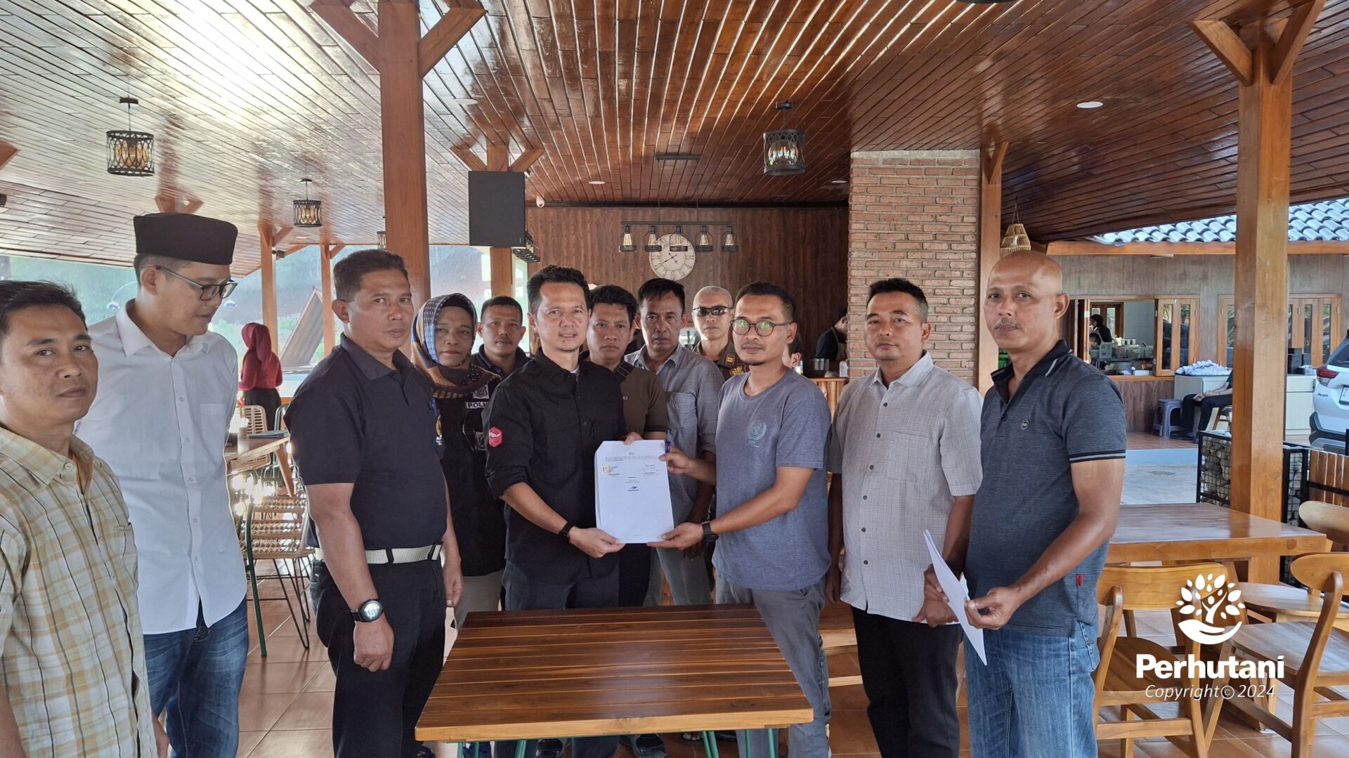 Perhutani Perhutani Bersama BUMDes Teken PKS Optimalisasi Aset di Garut