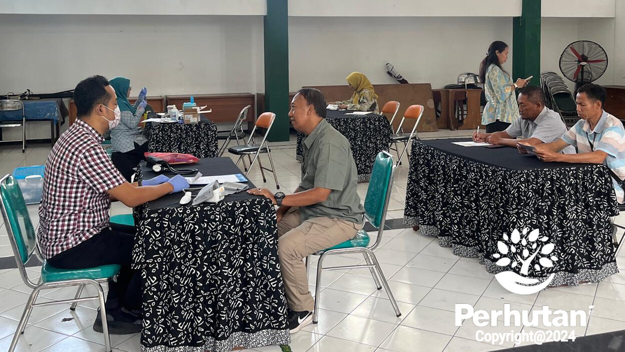 Perhutani Karyawan Perhutani KPH Malang Menerima Vaksin Flubio Bersama ...