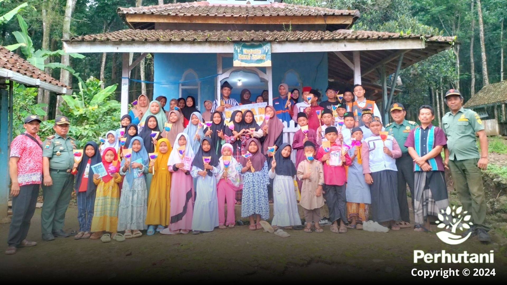 Perhutani Polhut Perhutani KPH Banyuwangi Barat Dampingi Kegiatan Remaja Yatim Mandiri