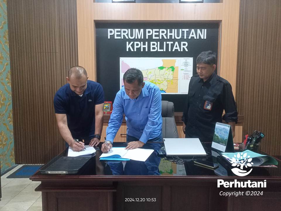 Perhutani Perhutani KPH Blitar Tandatangani Perjanjian Kerjasama dengan PT Greenfields Indonesia