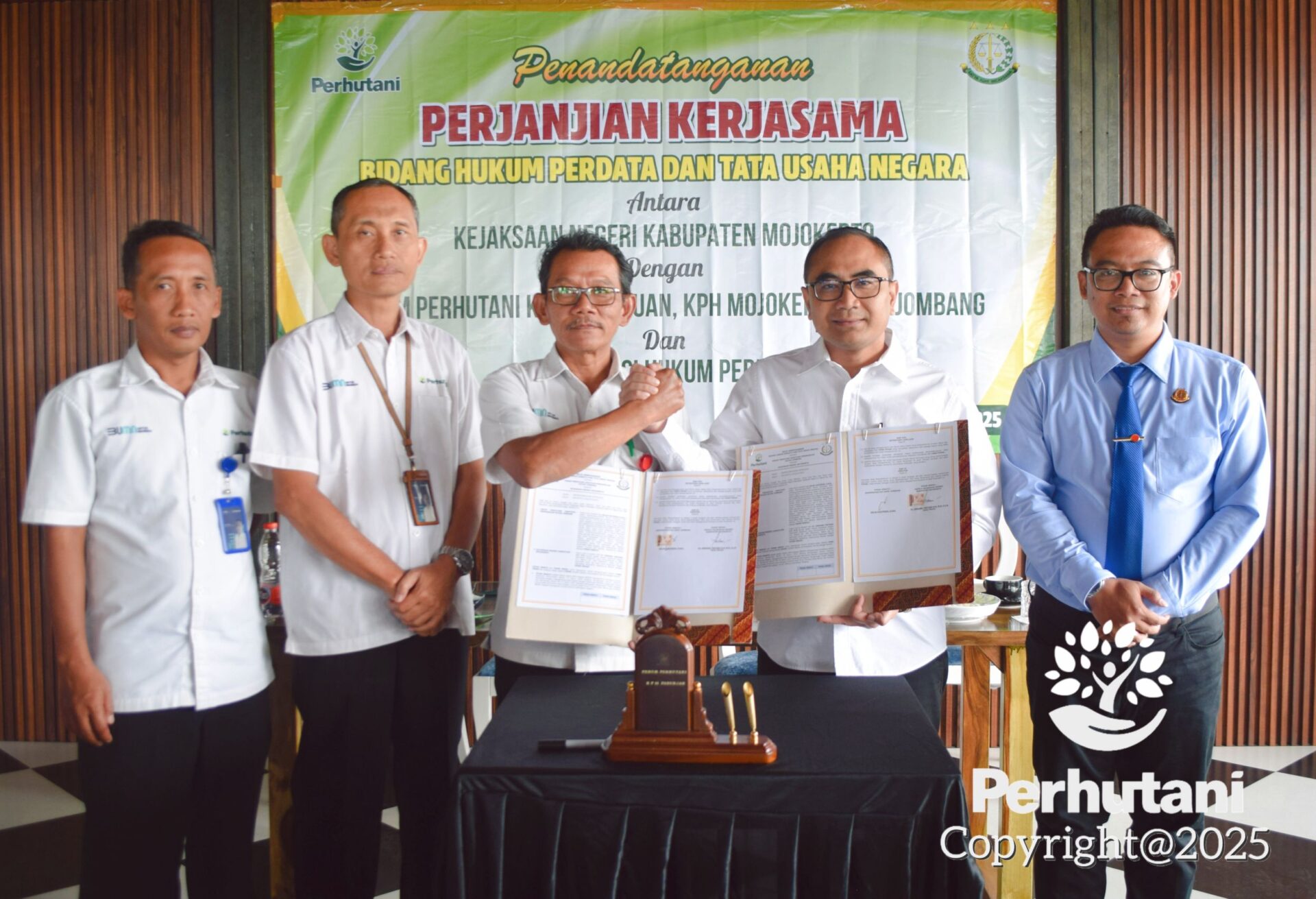 Perhutani Perhutani KPH Jombang Teken Perjanjian Kerjasama dengan Kejari Mojokerto