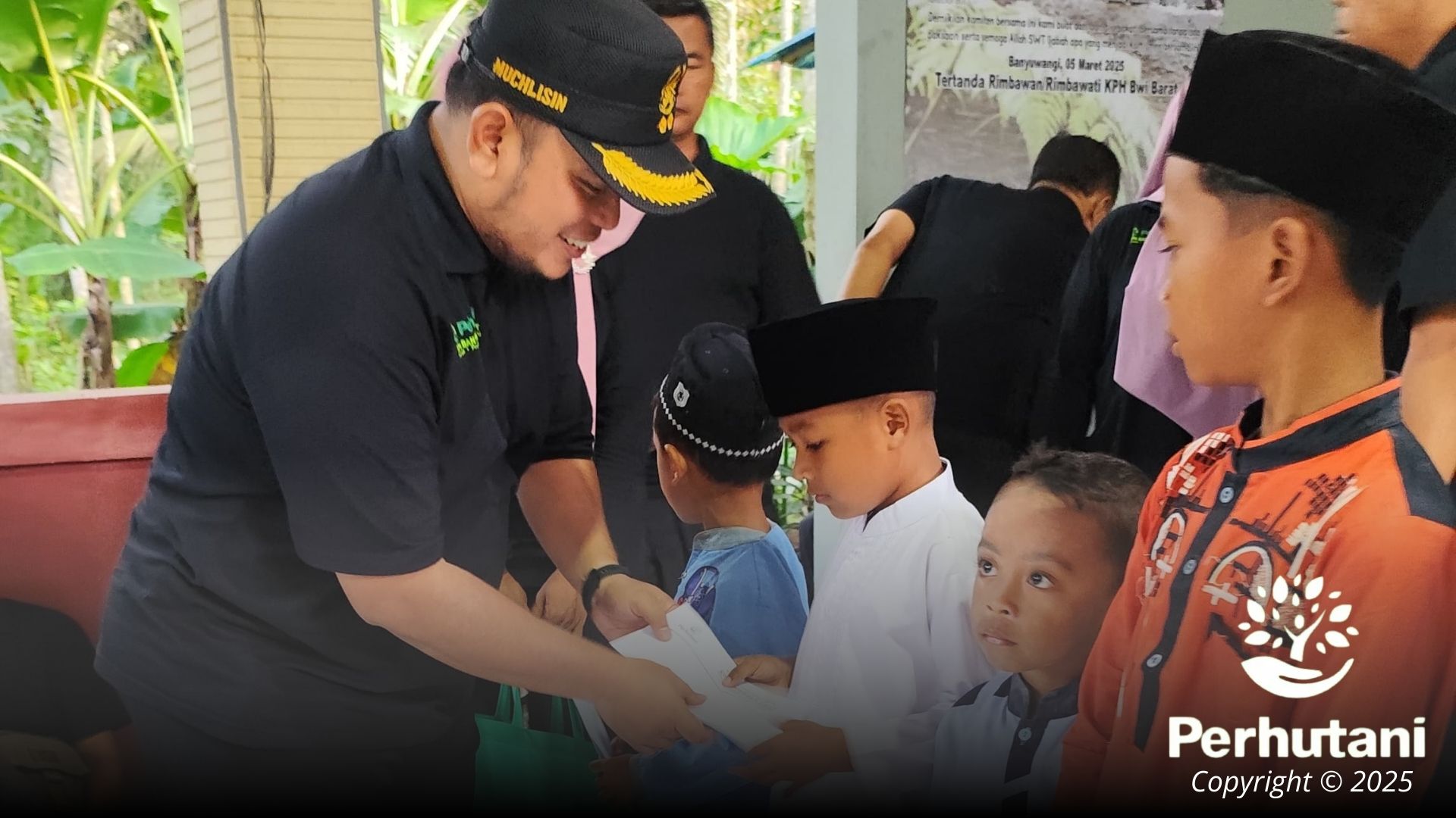 Perhutani Perhutani KPH Banyuwangi Barat Santuni Anak Yatim di Bulan Ramadhan