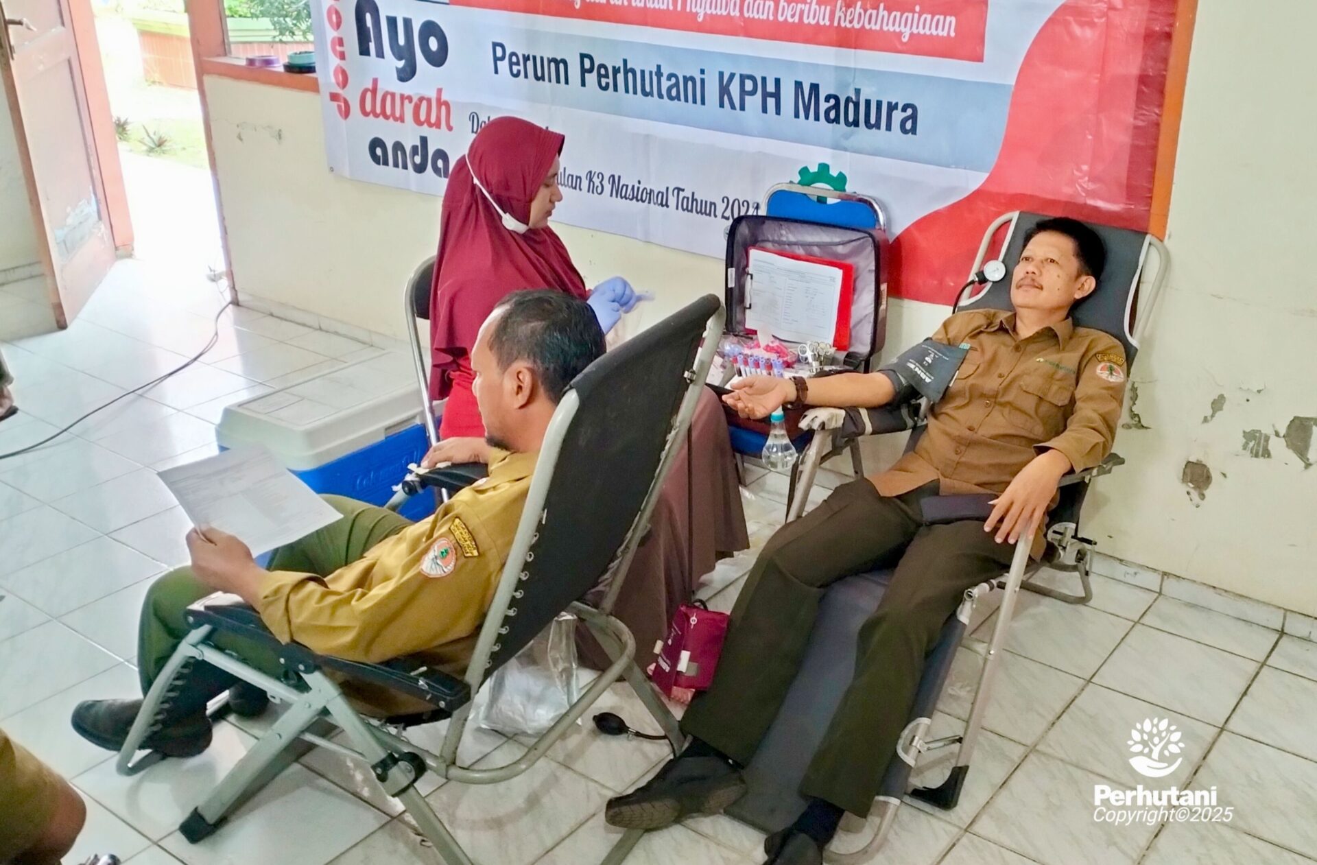 Perhutani Perhutani KPH Madura Gelar Aksi Donor Darah bersama PMI Pamekasan