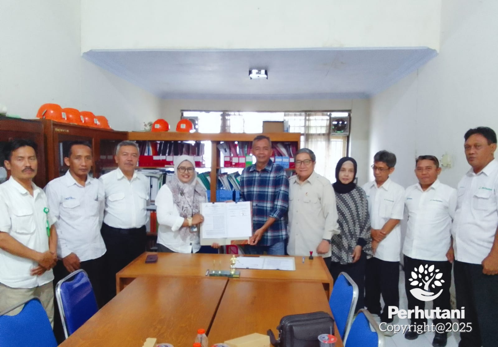 Perhutani Perhutani Jombang Dukung Pembangunan Taman Perdamaian Dunia oleh Yayasan Soerjo ...