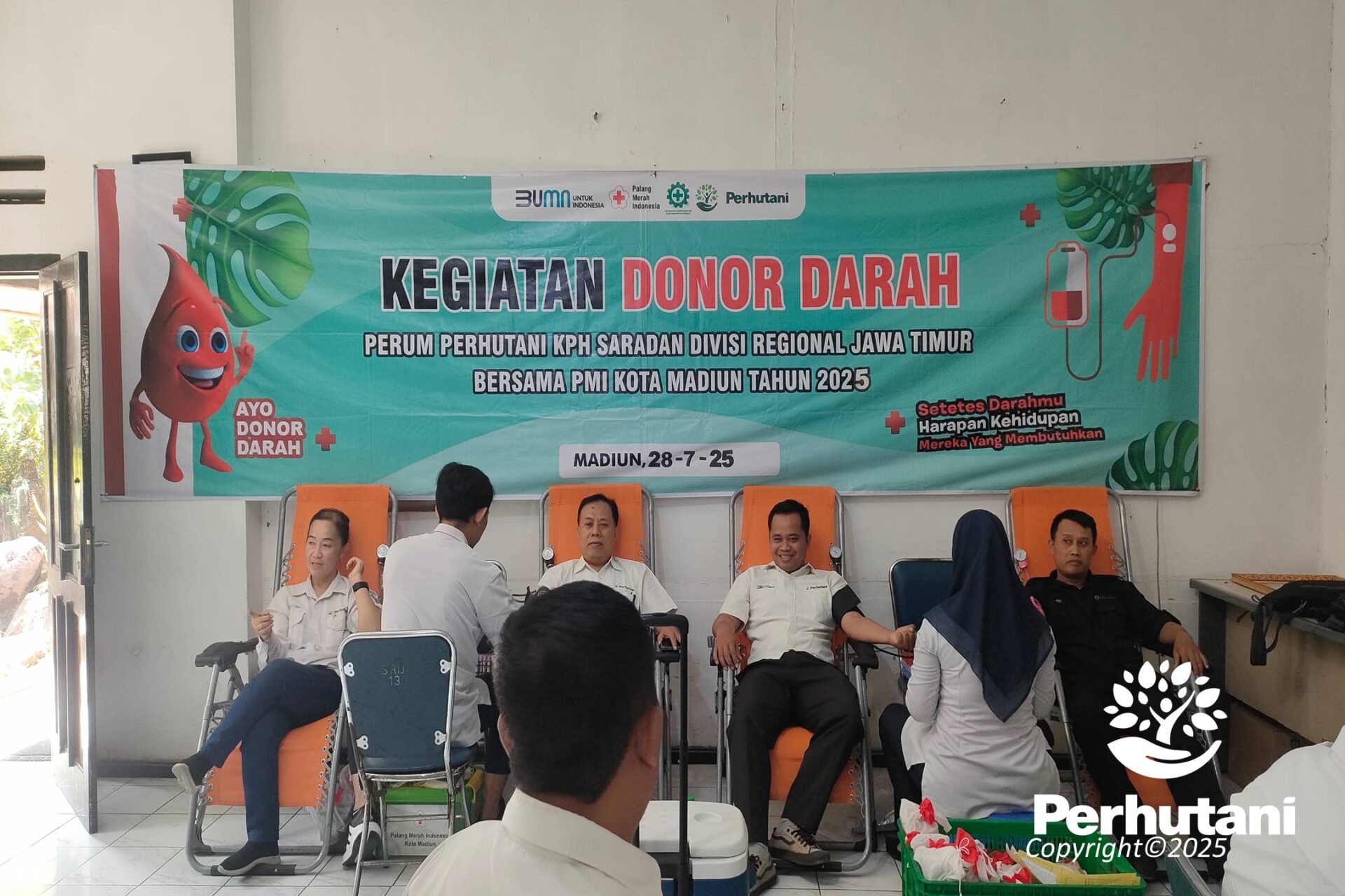 Perhutani Perhutani Saradan Bersama PMI Kota Madiun Gelar Donor Darah