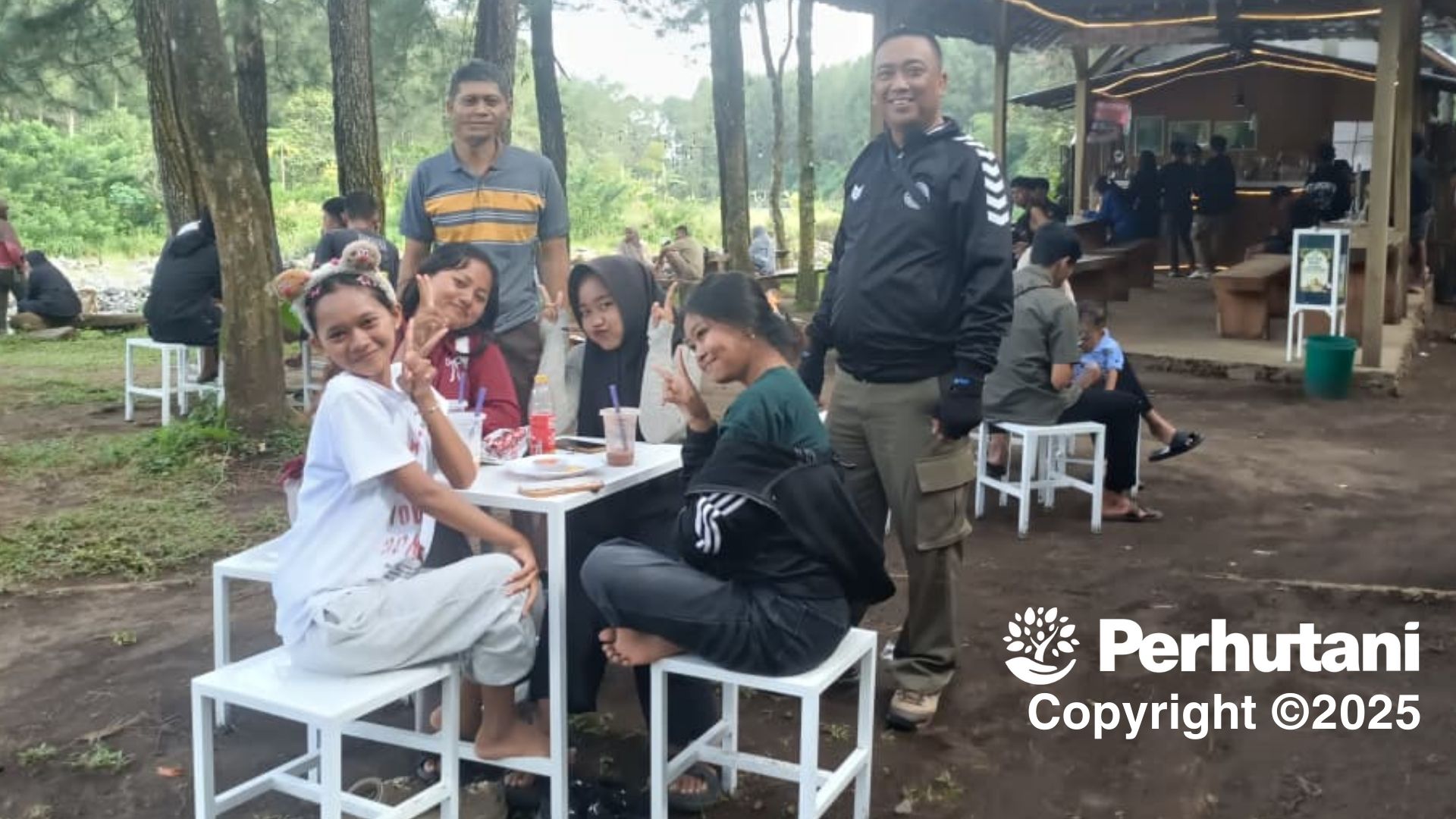 Perhutani Perhutani KPH Banyuwangi Barat Monitoring Wisata Hutan Selama ...